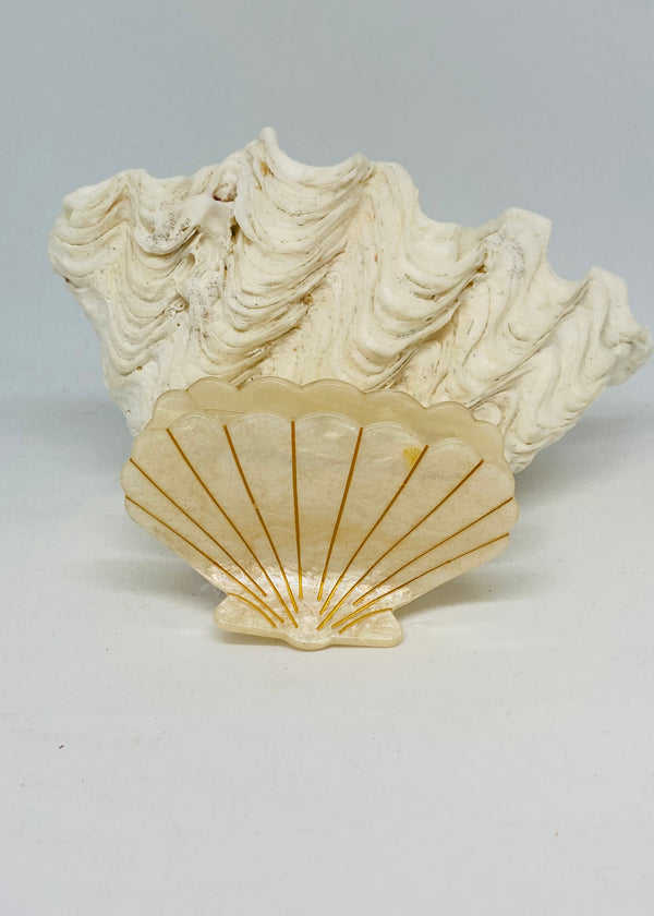 Clam Shell Clip Large – Haven Boutique & Gifts